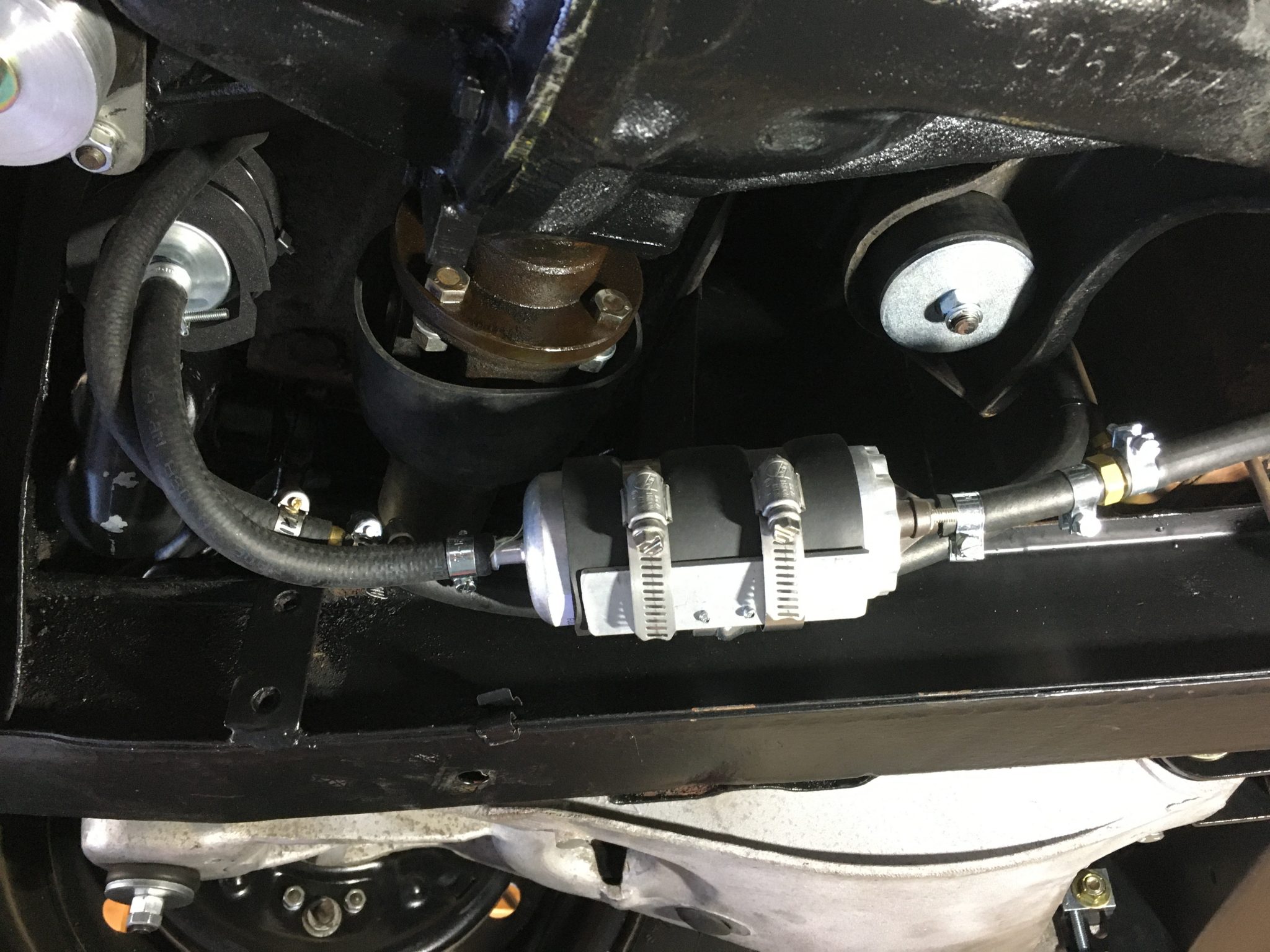 Triumph TR6 Restoration: converting The Strombergs to TBI fuel injection