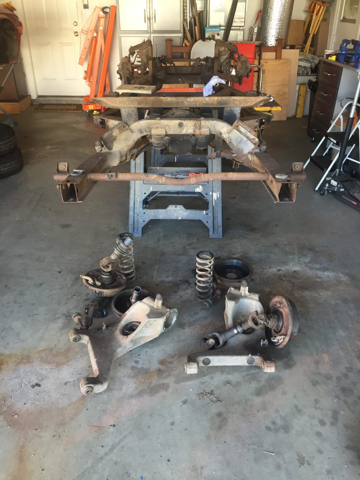 Triumph TR6 Restoration: frame and suspension rebuild