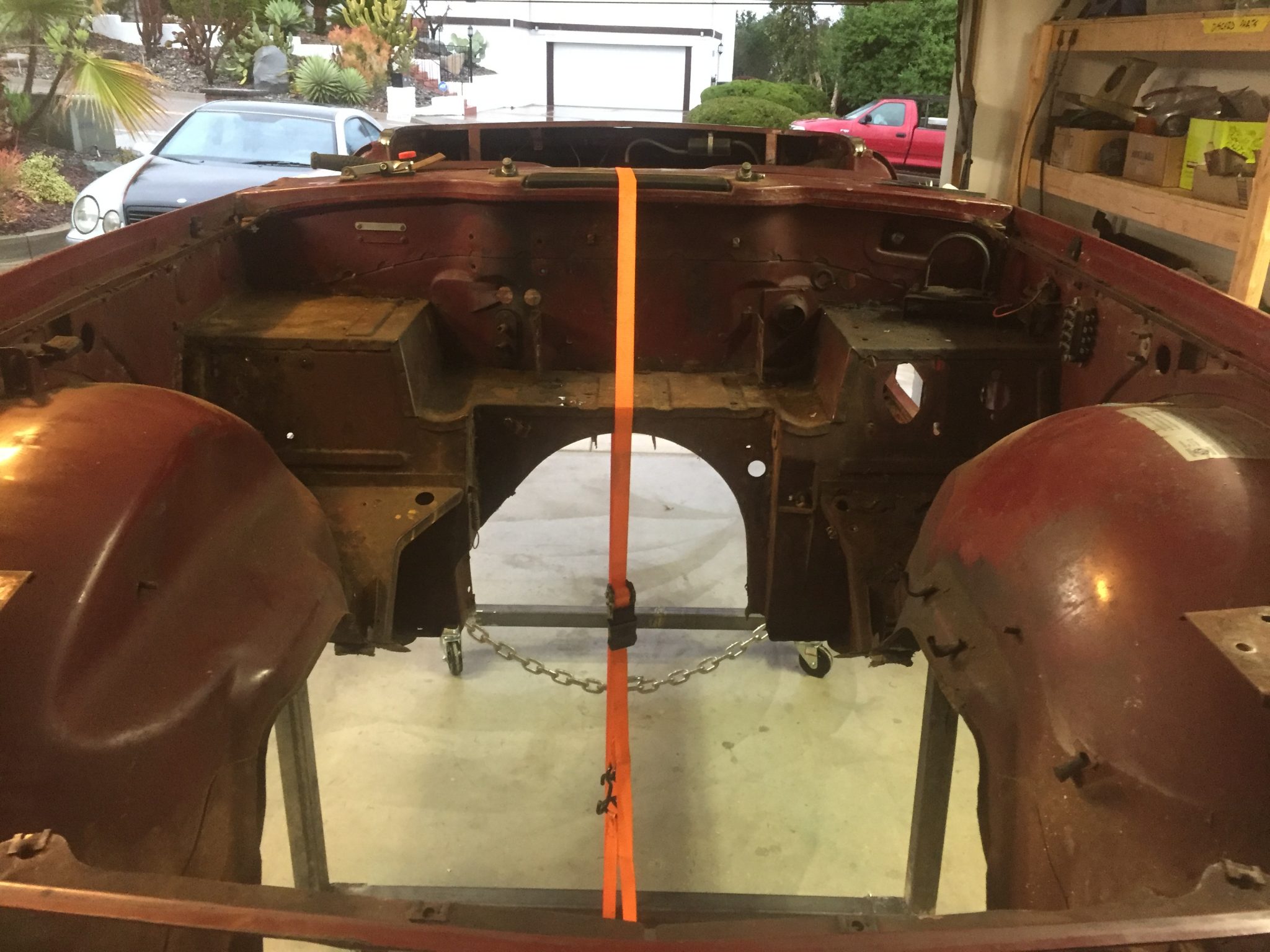 Triumph TR6 Restoration: body removal